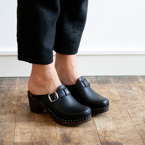 Sandgrens | Shoes | Like New Sandgrens Nashville Clog In Black | Poshmark